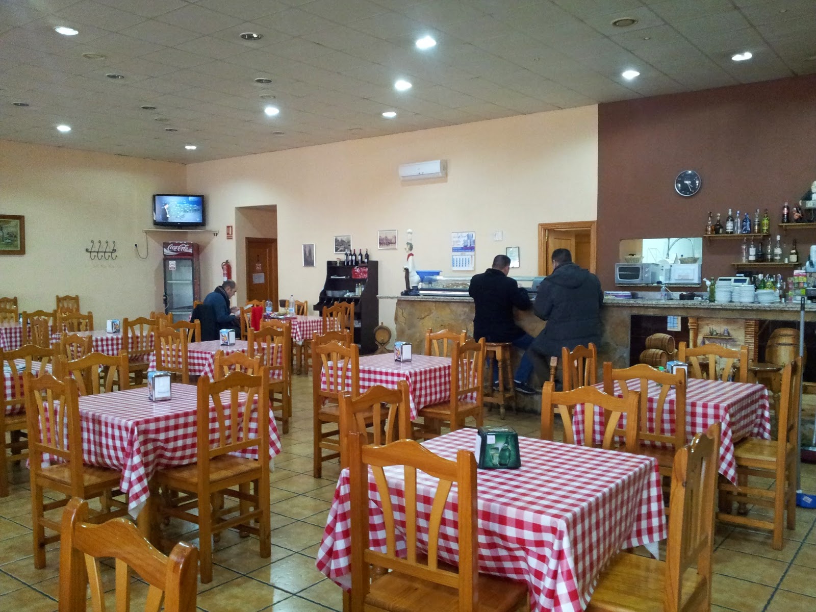 Dónde y por qué: Bar en polígono de Manises